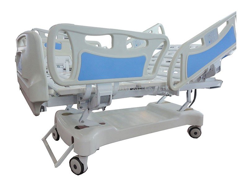Super Luxury Electric Nursing Bed Sturdy Construction With Central Locking System