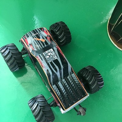 Black Color 1/10th Electric Brushless RC Car With 200 – 300 Meters Control Distance
