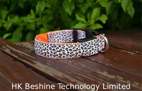 Flashing Safety Comfortable Dogs Led Pet Collar Red Green Yellow With Leopard Printing