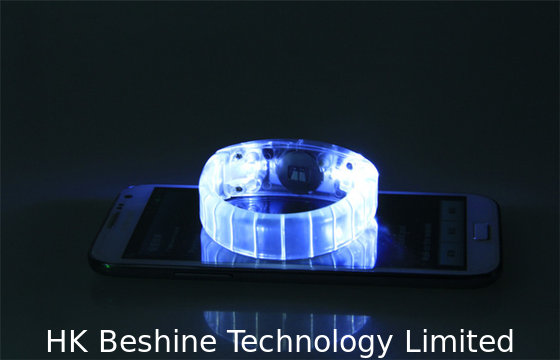 Mix Color PS PVC LED Glow  Sound Activated Bracelets For Women Powered With Coin Battery CE ROHS