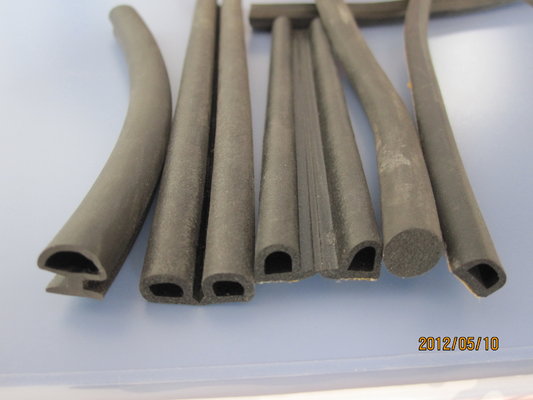 Anti-Aging Epdm Sealing Strip , Ozone Proof And Anti-Ultraviolet