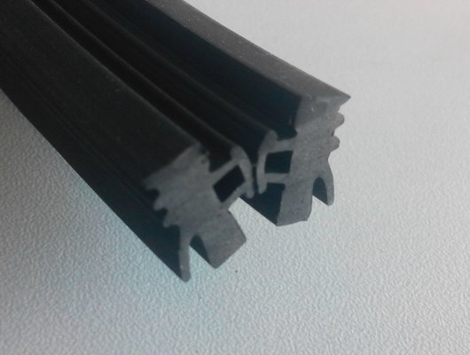 Glass Curtain Wall Rubber Seal Strip EPDM Black Anti-Ultraviolet