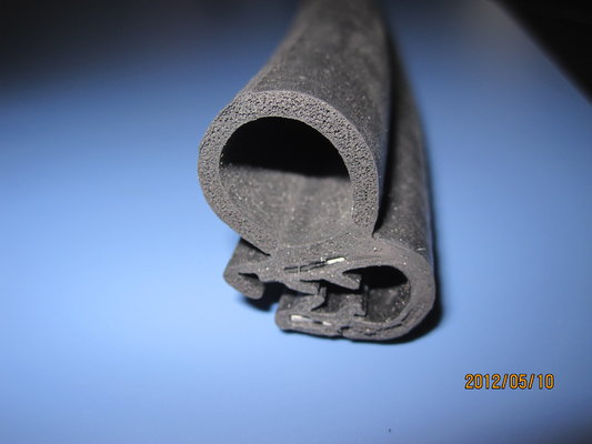 Soundproof Extrued Epdm Sealing Strip , High Elastic Fridge Door Seals