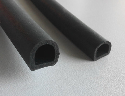 Black Anti-Ultraviolet Door Rubber Seal Strip Extruded For Mechanical