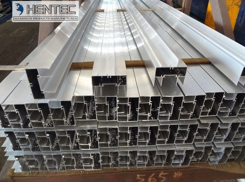 Projected  Aluminium Window Profiles Anodized Silver and Powder Coating Bronze