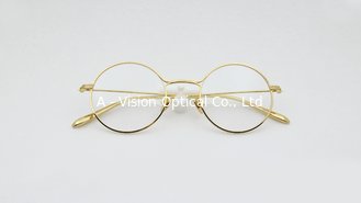 China Titanium Eyeglass Frame Non-prescription Round Untralight High quality Unisex eyewear supplier