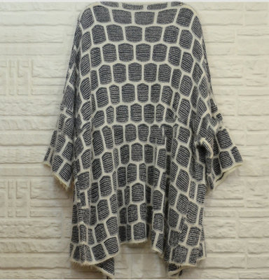 La misura sciolta su misura ha tricottato il maglione del cardigan delle donne del modello con le tasche