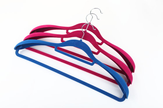 Decorative Closet Complete Velvet Hangers Flocked Clothes Hangers With Shoulder Pad