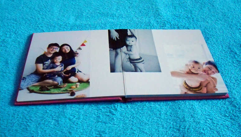 La vertical hermosa 12x16 limpia el álbum de foto con un chorro de agua del soporte, álbumes de foto de las memorias del viaje de la familia