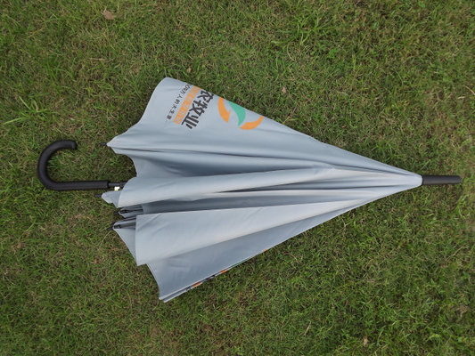 Parapluies faits sur commande de golf de poignée formés par confort doux pour promotionnel extérieur