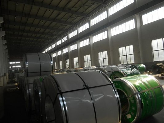 321 の 1.4541 ミラーの終わりのステンレス製の 2000mm 鋼鉄コイル SS は 2B NO.1 の表面を除去します