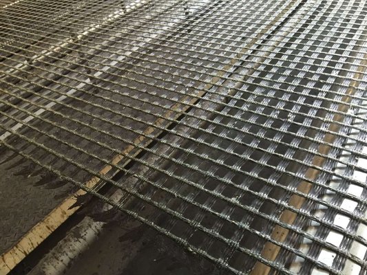 50KN/M - 200KN Retaining Wall Reinforcement Mesh , Pavement Reinforcement Fiberglass Geogrid