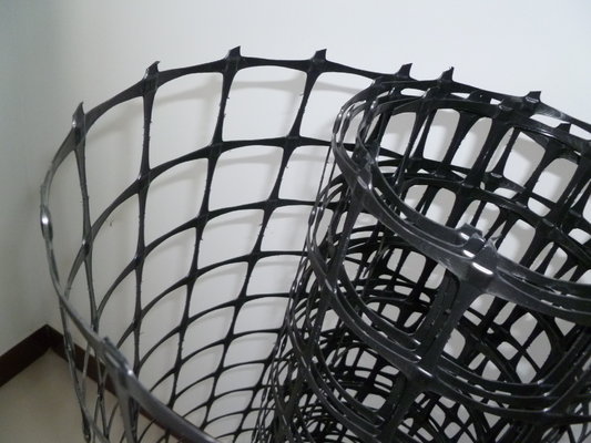 Low Elongation Coefficient Geogrid Reinforced Retaining Wall High Temperature Resistance