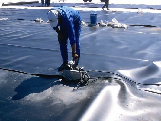 Waterproof Polypropylene Geomembrane Pond Liner 30 X 30 High Temperature Resistance