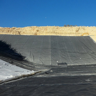 Geomembrane Polyethylene Pond Liner , Low Elongation Large Pond Liners 