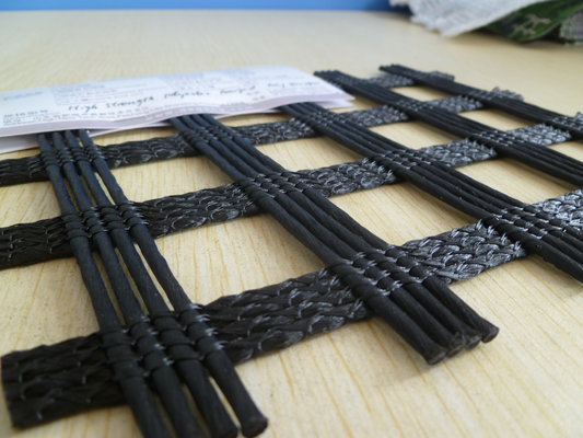 Polyester Biaxial Geogrid Reinforced Block Retaining Wall With Water Soluble PVA 30KM -1000KN