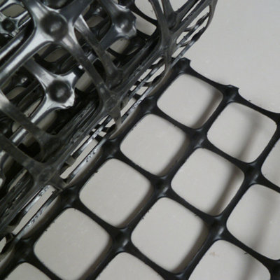 Black Retaining Wall Geogrid High Density Plastic / PP Geogrid 15Kn - 50Kn