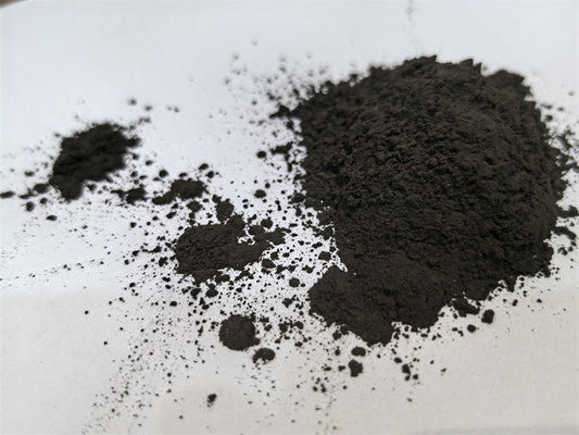 Chrome flour as colourant of green glass