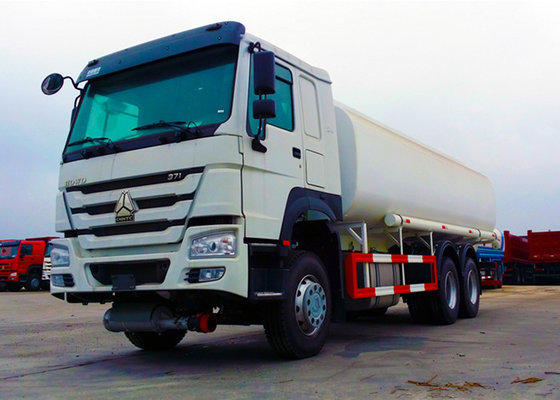 Caminhão de tanque da gasolina de dez rodas, 3 caminhão de entrega do óleo do pneu dos eixos 12.00R20