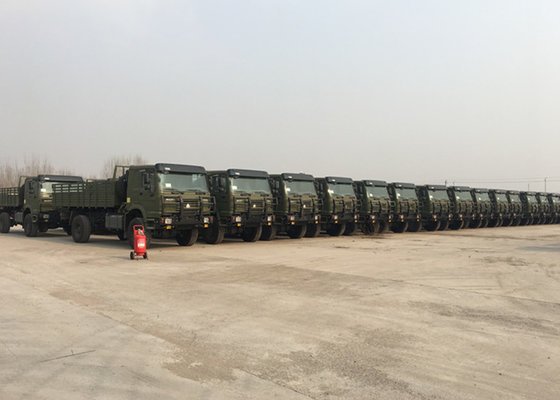 Caminhão de 30 toneladas da carga do exército da carga 290HP, caminhões das forças armadas de Howo do pneu 14.00R20