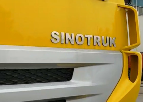 SINOTRUK HOWO 8x4 Dump Truck , 50 Ton Dump Truck With12.00r20  Tyres