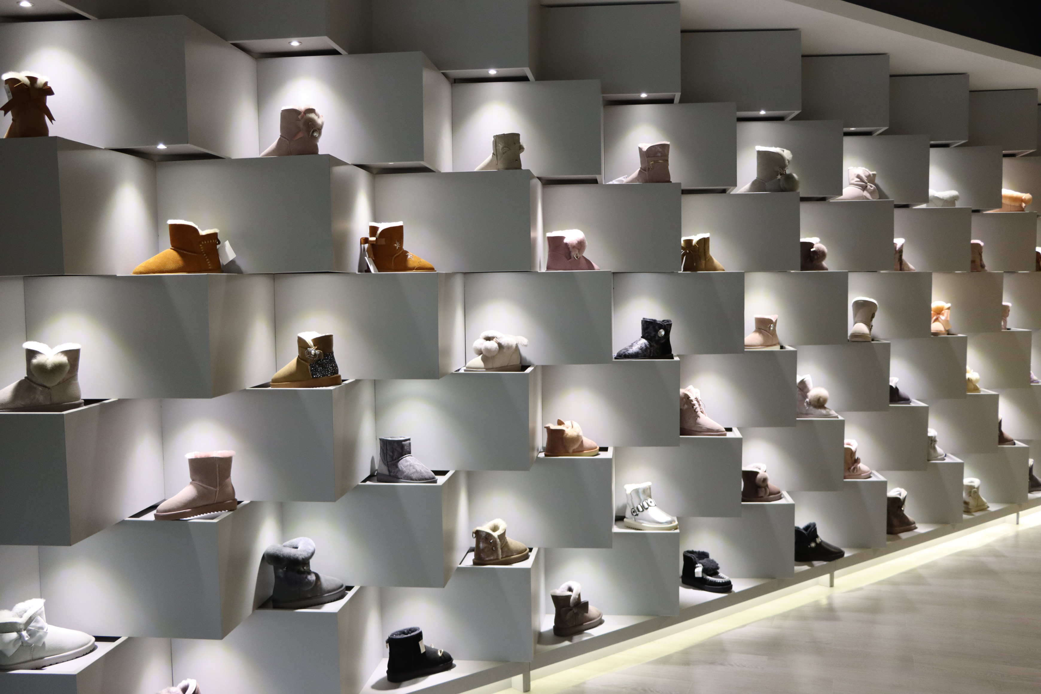 Wuxi Yanjia Dress Co., Ltd.