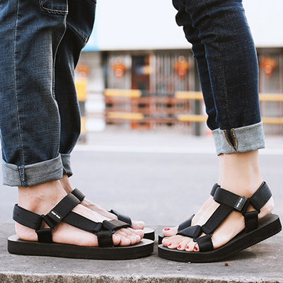 2022 new couple outdoor sports casual shoes hot sale Men flat non-slip slippers solid color summer sandals women