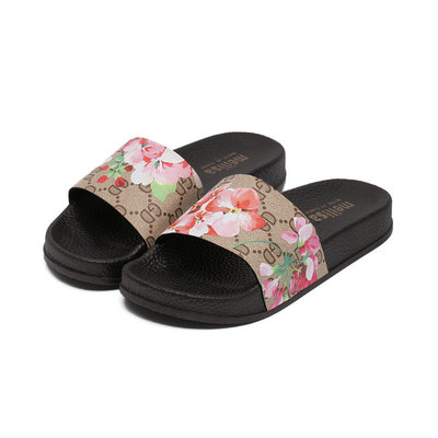 Women Slippers 2022 outdoor Beach Summer Flat non-slip Sandals fashion Casual shoes For Ladies wholesale