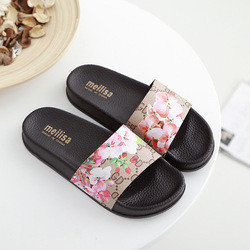 Women Slippers 2022 outdoor Beach Summer Flat non-slip Sandals fashion Casual shoes For Ladies wholesale