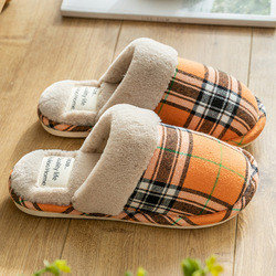 Wholesale couple delicate plush lining home shoes hot sale breathable soft sole non-slip slippers winter