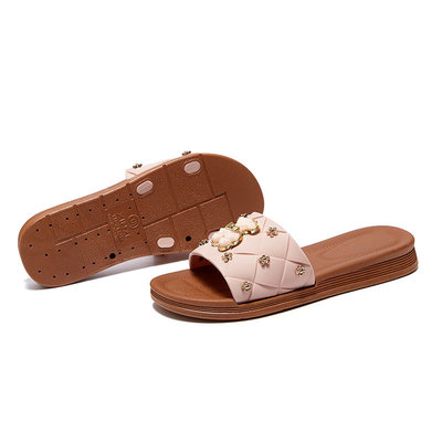 Fashionable non-slip women slippers 2022 summer new soft Breathable cute bear vamp out wear comfortable flat sandals