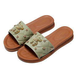 Fashionable non-slip women slippers 2022 summer new soft Breathable cute bear vamp out wear comfortable flat sandals