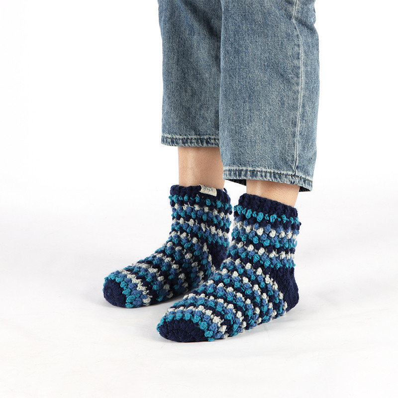 Custom Fashion Cute Stripes Winter Women Thick Thermal Fuzzy Christmas Fluffy socks blue striped floor Socks