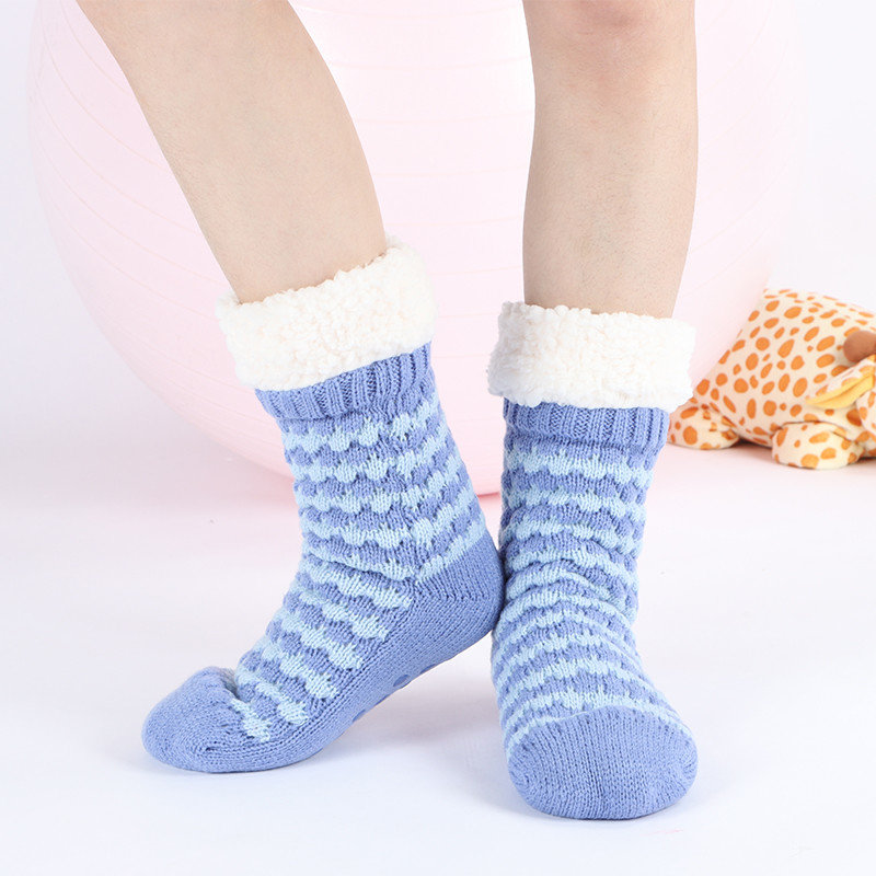 hot sales women anti-slip socks knitted socks with fashion pattern winter thick casual socks