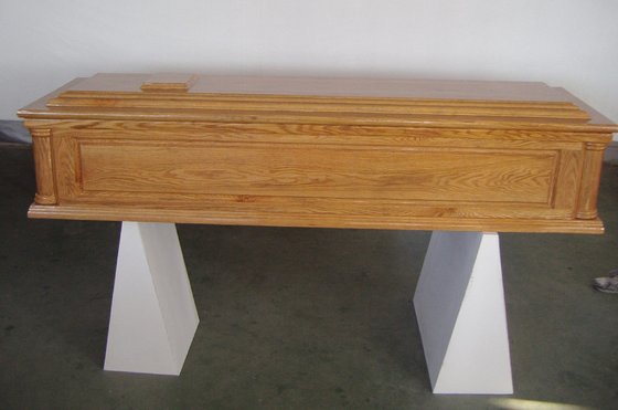 Bare convesse del cartone di rettangolo del coperchio con le pareti della struttura ed i rivestimenti del raso