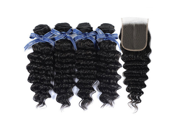 Extensiones profundas negras/4 paquetes del pelo de la onda de Remy del pelo profundo de la onda con el cierre