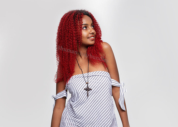 Pelucas rizadas del cabello humano de la armadura del pelo rizado del frente afortunado-rojo del cordón de T1B para las mujeres negras