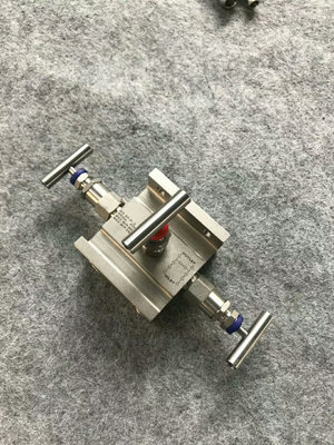 Needle valve Manifolds
