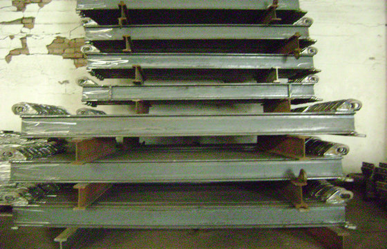 Mining Conveyor Systems Locomotive Underground Light Rail for Underground Mining Vehicles Locomotive