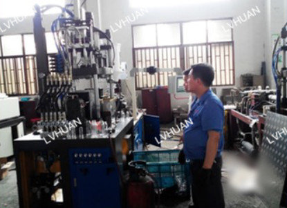 Good Performance Single Stage Blow Molding Machine For Baby Feeding Bottle