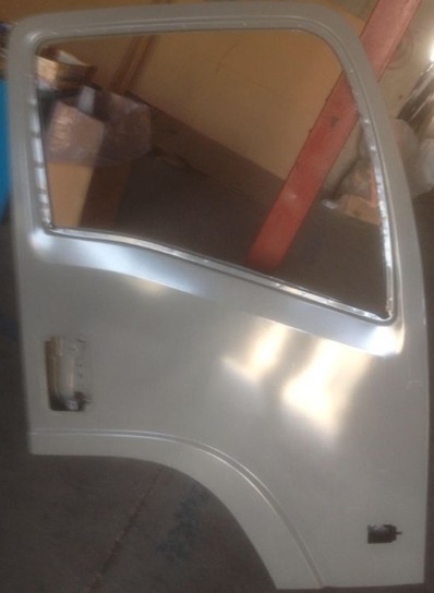 AUTO DOOR-ISUZU 700P FRONT RIGHT  DOOR