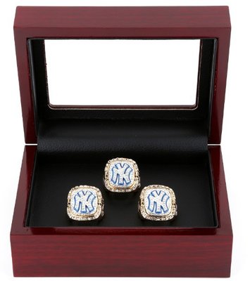 China Lacquered Wooden Ring Jewelry Gift Packing Box With Clear Window supplier