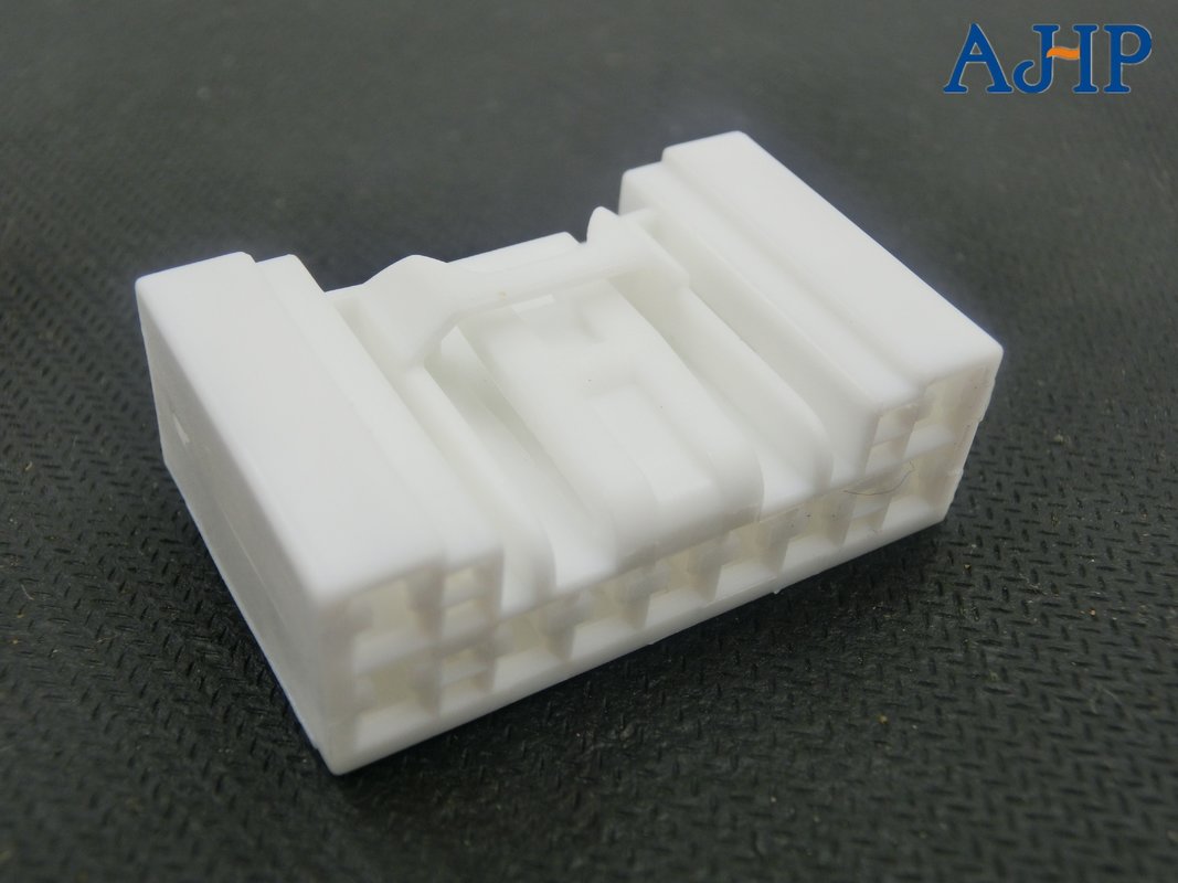 13 pole 90+40 srs Hybrid Female white Tokai-Rika Connector 4F1350-0000