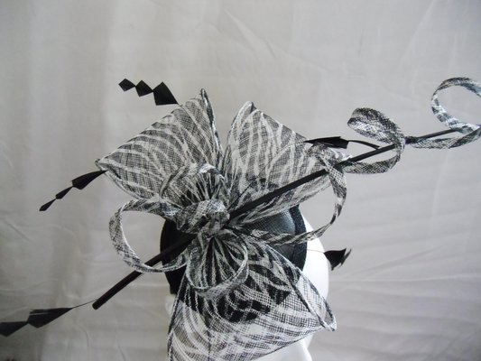 Sinamay Black / White Ladies Fascinator Hats Quill Trim For Special Occasion