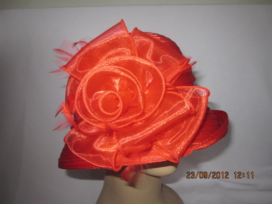 Custom Women Elegant Organza Ribbon Bow Cloche Hat with Soft Feather Inside for Party