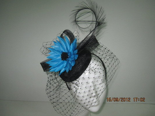 Fashion Sinamay Ladies Fascinator Hats With Flower, Curled Feathers And Veil