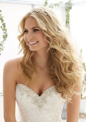Custom noble style off white a line brides wedding dress with lace wrapping flower