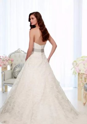 Real Pictures Alluer A Line Dress Wedding Gown , Fitted Ball Gown Wedding Dress