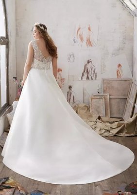 Long Train Satin A Line Style Wedding Dresses With V - Neck Customized Size