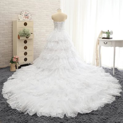 Custom Luxury Ivory Rhinestone Beaded Appliques Sweetheart Ball Gown Tiered Chapel Train Crystal Wedding Dress
